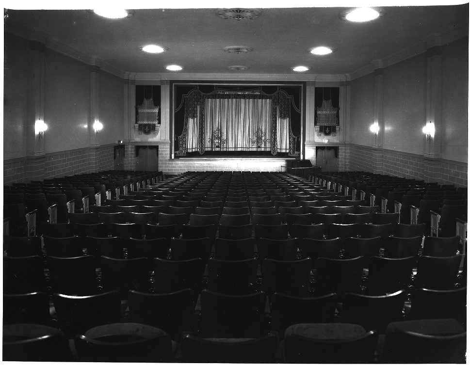 The Dundee Theater – Omaha Exploration