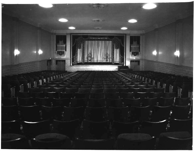 The Dundee Theater – Omaha Exploration
