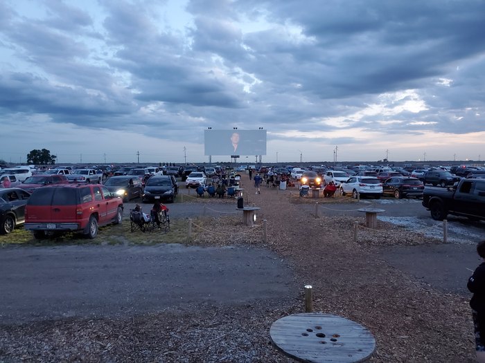 Drive-in movie theaters from 76 West Dodge to Quasar – Omaha Exploration