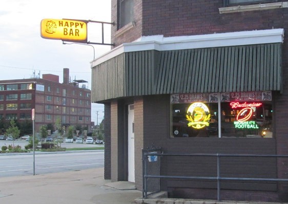 Robert Pascarella’s Happy Bar – Omaha Exploration