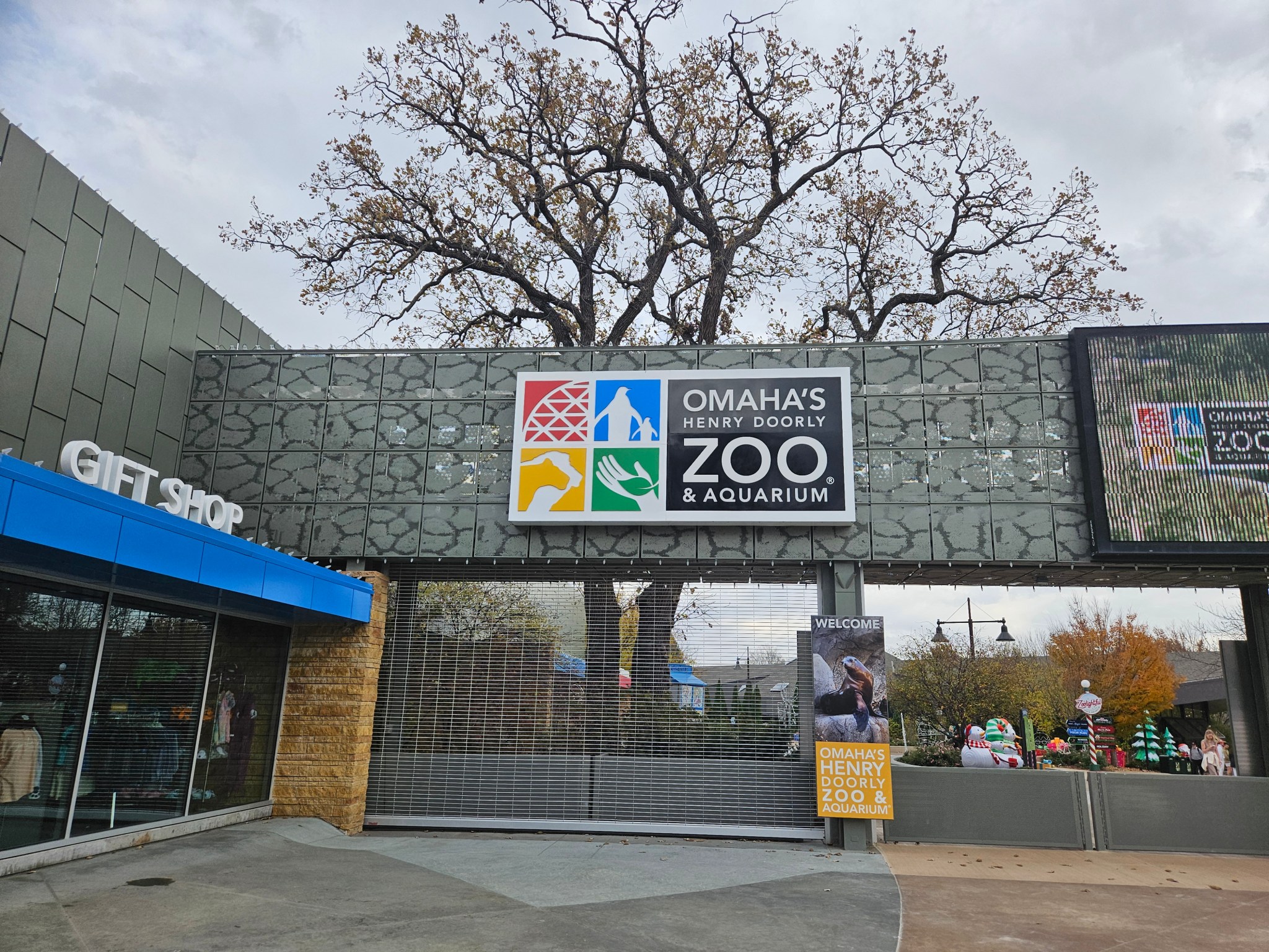 Omaha’s Henry Doorly Zoo and Aquarium – Omaha Exploration