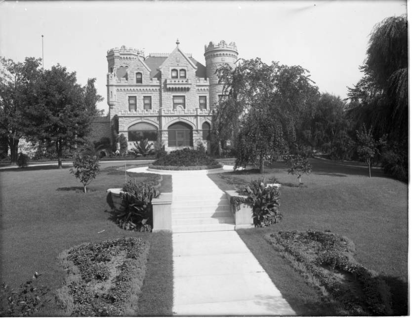 Sarah and George Joslyn’s Castle – Omaha Exploration