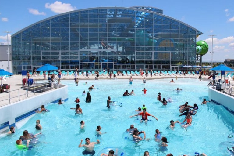 Bellevue Bay Indoor Water Park – Omaha Exploration