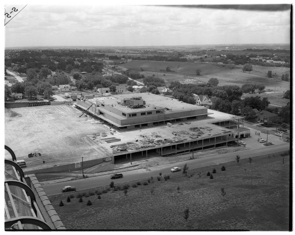 Omaha’s First Indoor Mall: The Center Mall – Omaha Exploration