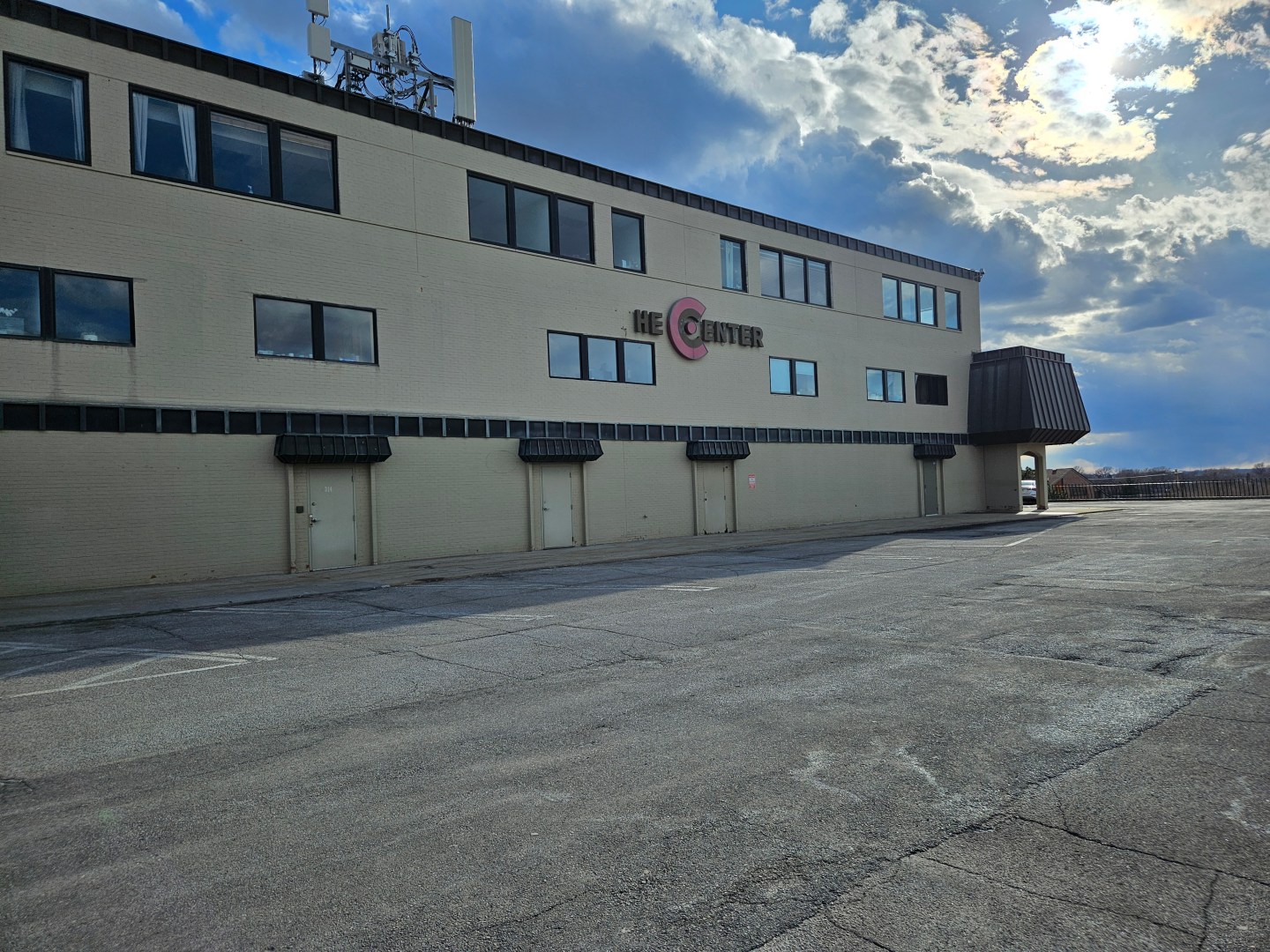 Omaha’s First Indoor Mall: The Center Mall – Omaha Exploration