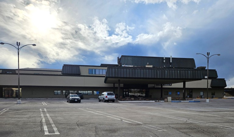 Omaha’s First Indoor Mall: The Center Mall – Omaha Exploration