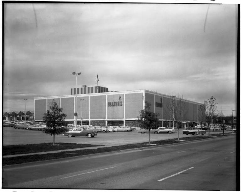Brandeis and The Crossroads Mall – Omaha Exploration