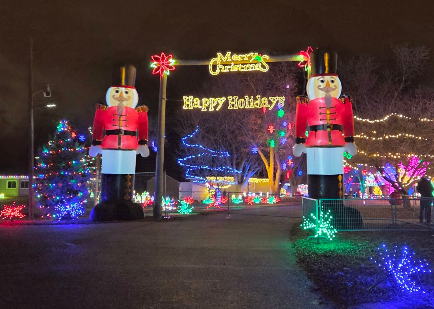 2025 Frosty Nights Christmas Village at Falconwood Park – Omaha Exploration